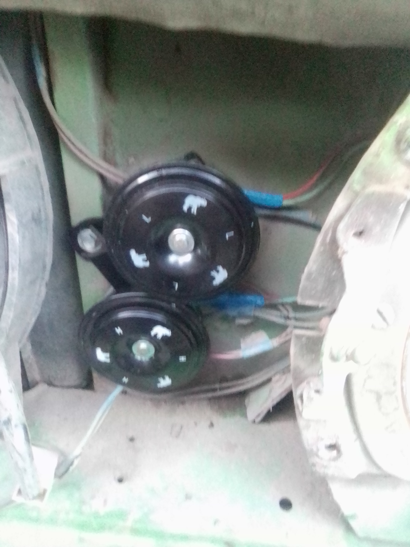 Заменил звуковой сигнал — ИЖ Москвич 412, 1,5 л, 1977 года | своими руками | DRIVE2