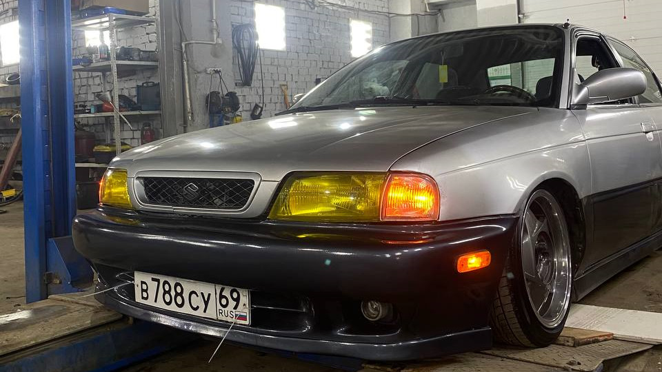 Suzuki Baleno (1G) 1.3 бензиновый 1997 | Студенческий stance на DRIVE2