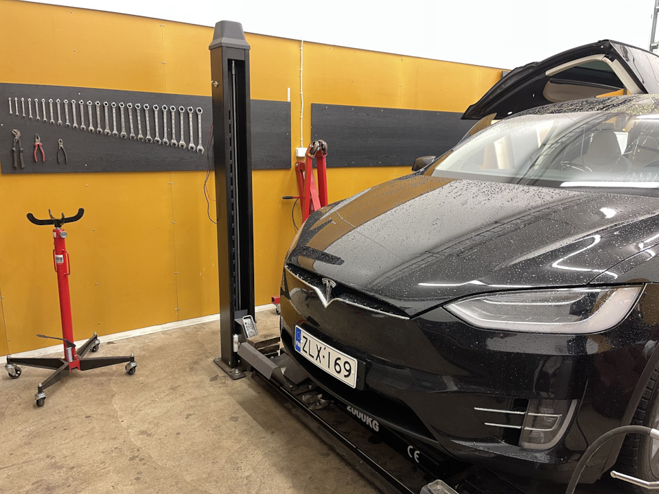 Скрип шаровой Тесла — Tesla Model X, 2017 года | тюнинг | DRIVE2