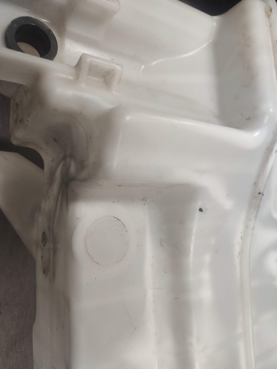 Датчик уровня омывателя. Washer Fluid Level. — Toyota Prius (50), 1,8 л ...