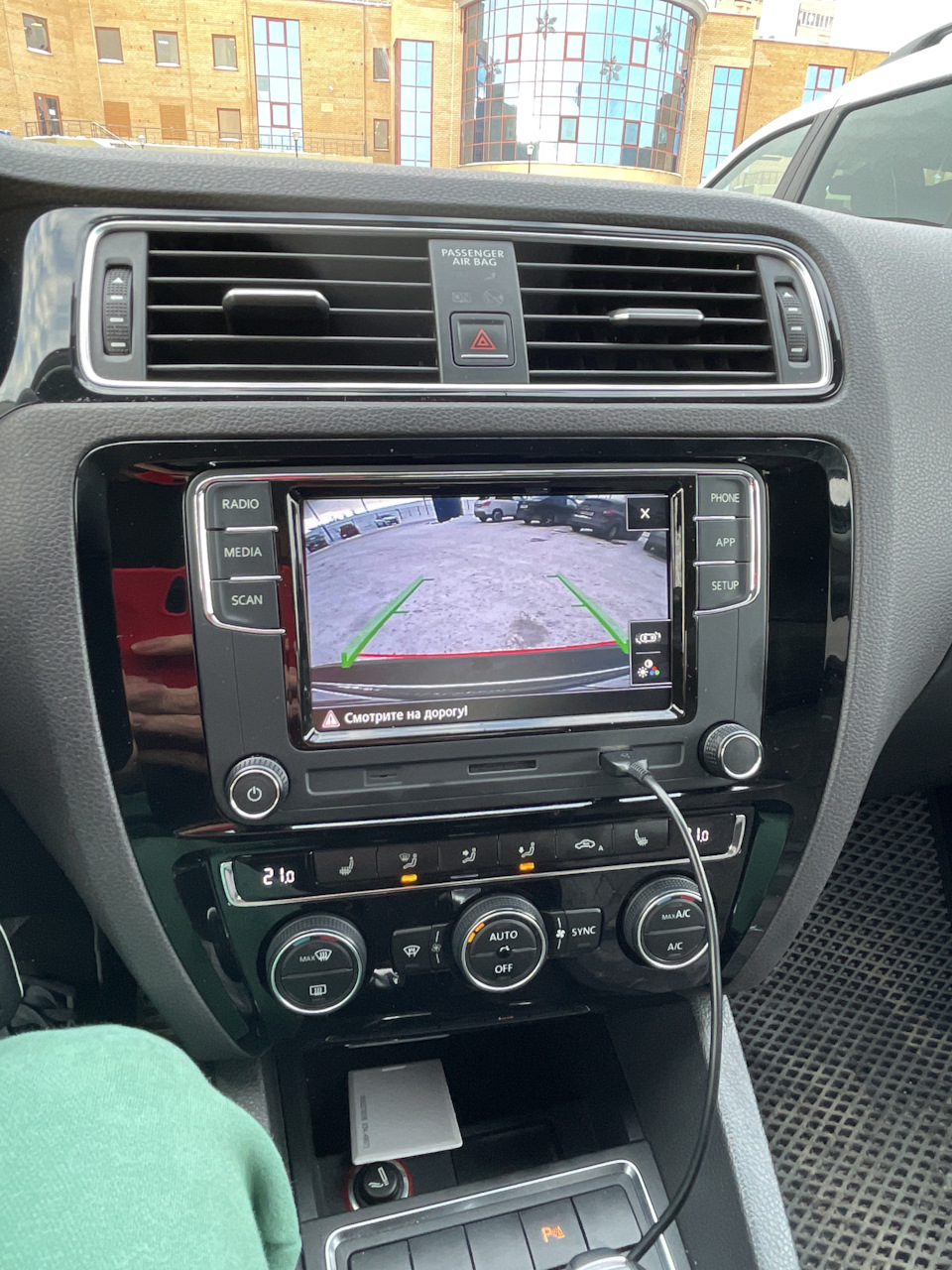 RCD 360 — Volkswagen Jetta VI, 1,6 л, 2016 года | аксессуары | DRIVE2