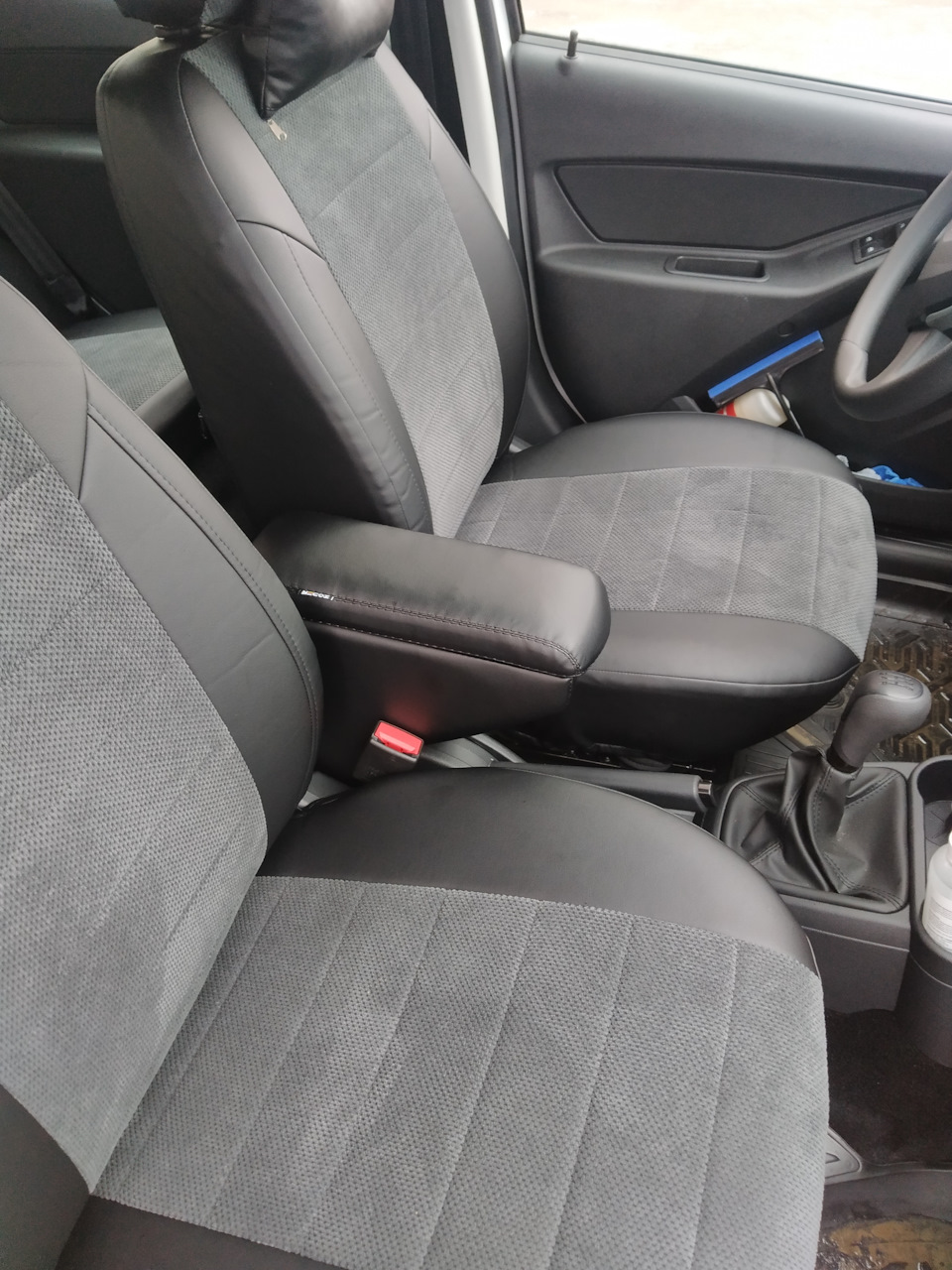 Подлокотник — Lada Гранта Лифтбек (2G), 1,6 л, 2023 года | аксессуары ...