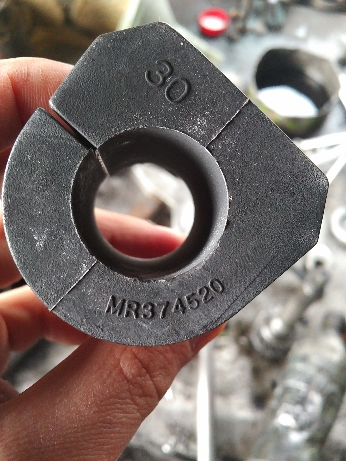 Замене втулка стабилизатора ! — Mitsubishi Pajero (4G), 3,5 л, 2010 ...