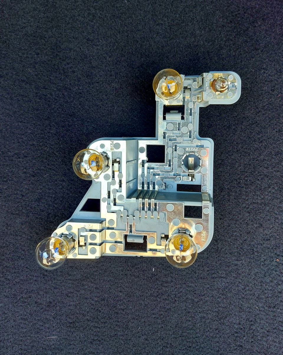 🧷 Повторная замена ламп в задних фонарях — Mercedes-Benz C-Class (W204 ...