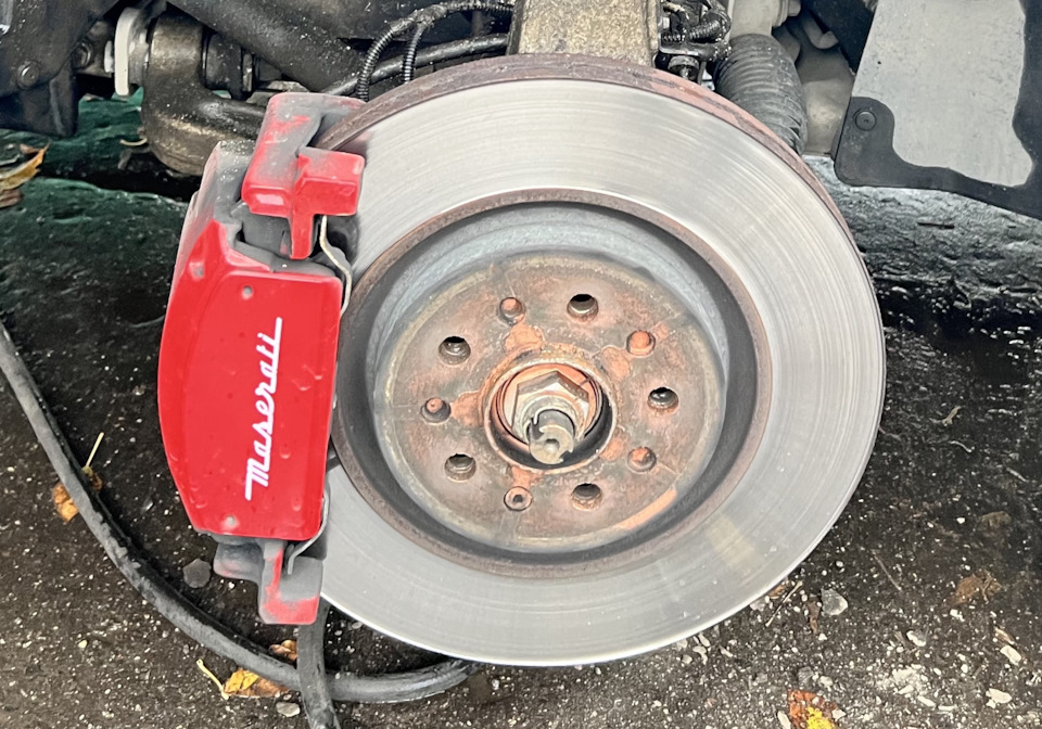 Передние тормозные колодки — варианты аналогов — Maserati Levante, 3 л ...