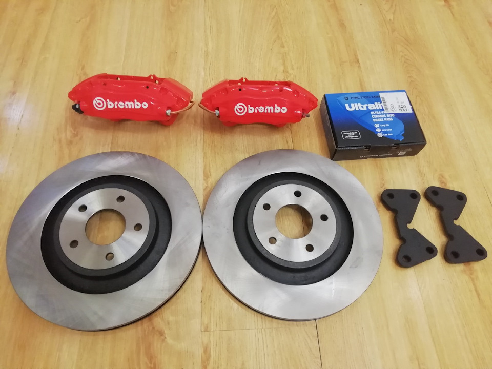 Brembo 4 pot (чистка, покраска, переборка) — Mitsubishi Lancer X, 2 л ...