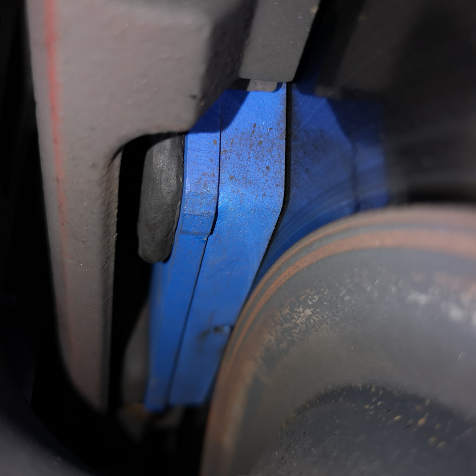 Ставим передние колодки от Hook brakes — Hyundai i30 N, 2 л, 2019 года ...