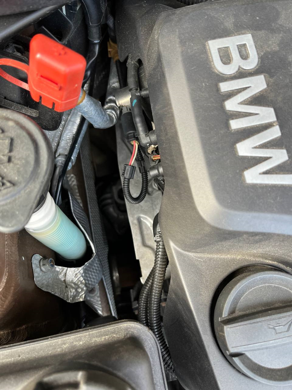 [28] Теплоизоляционный экран над выпускным коллектором — BMW X1 (E84 ...