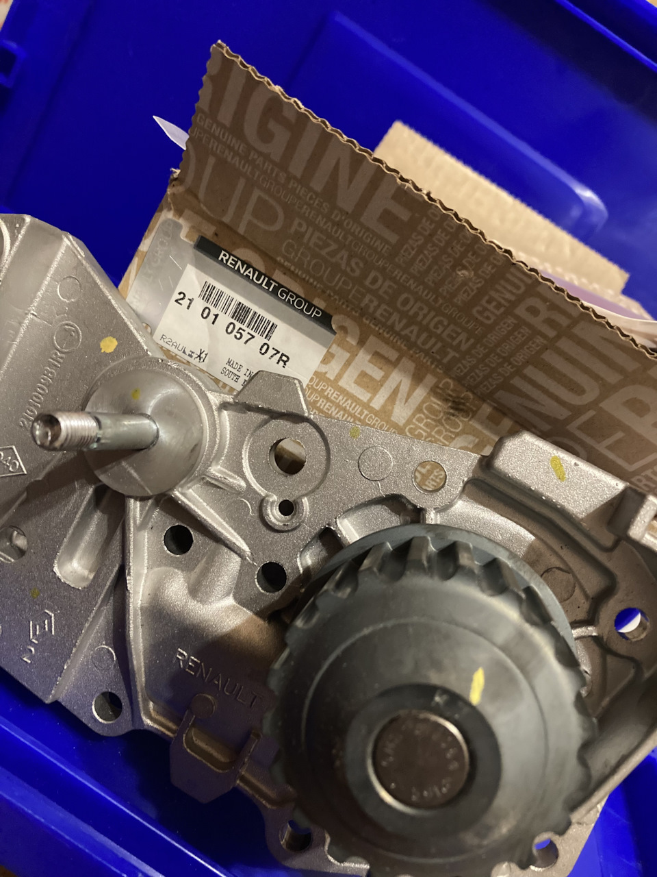 210105707R Насос водяной в сборе RENAULT | Запчасти на DRIVE2