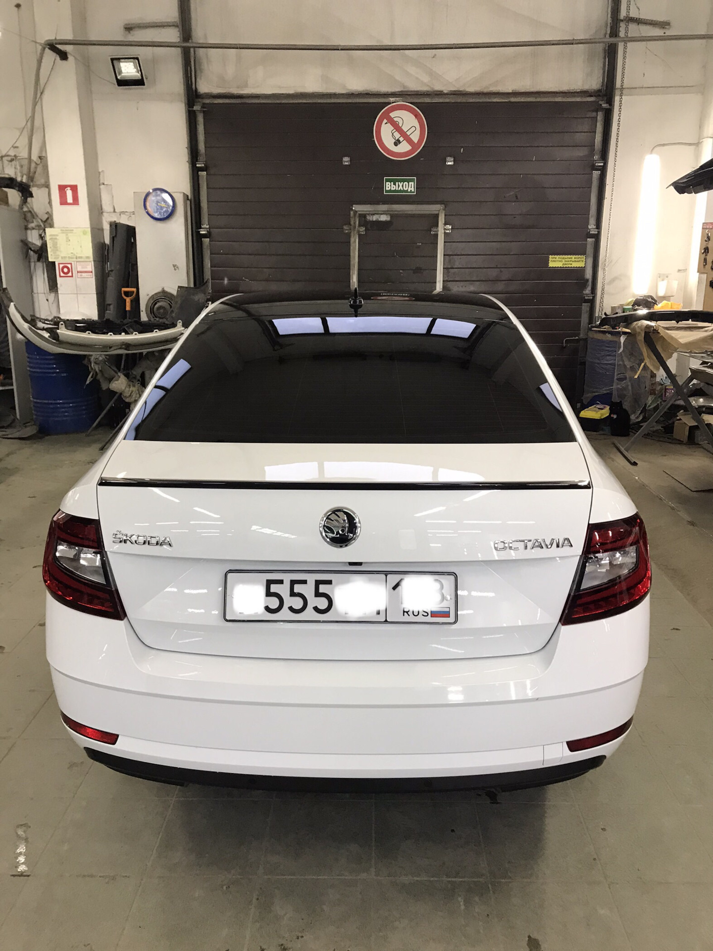 Спойлер в оригинале — Skoda Octavia A7 Mk3, 1,4 л, 2017 года | своими ...