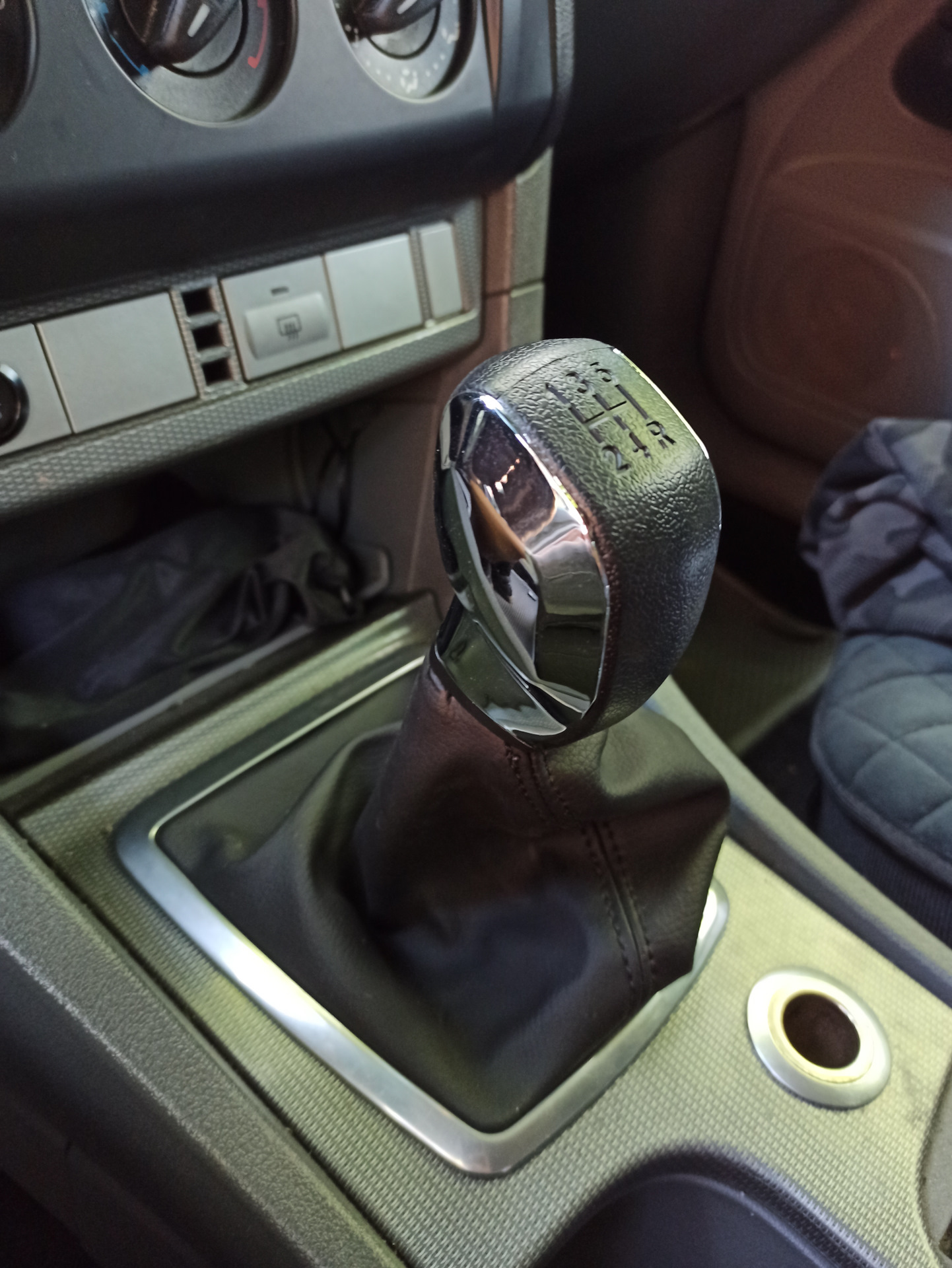 Ручка кпп от Peugeot — Ford Focus Sedan II, 1,6 л, 2009 года | стайлинг ...