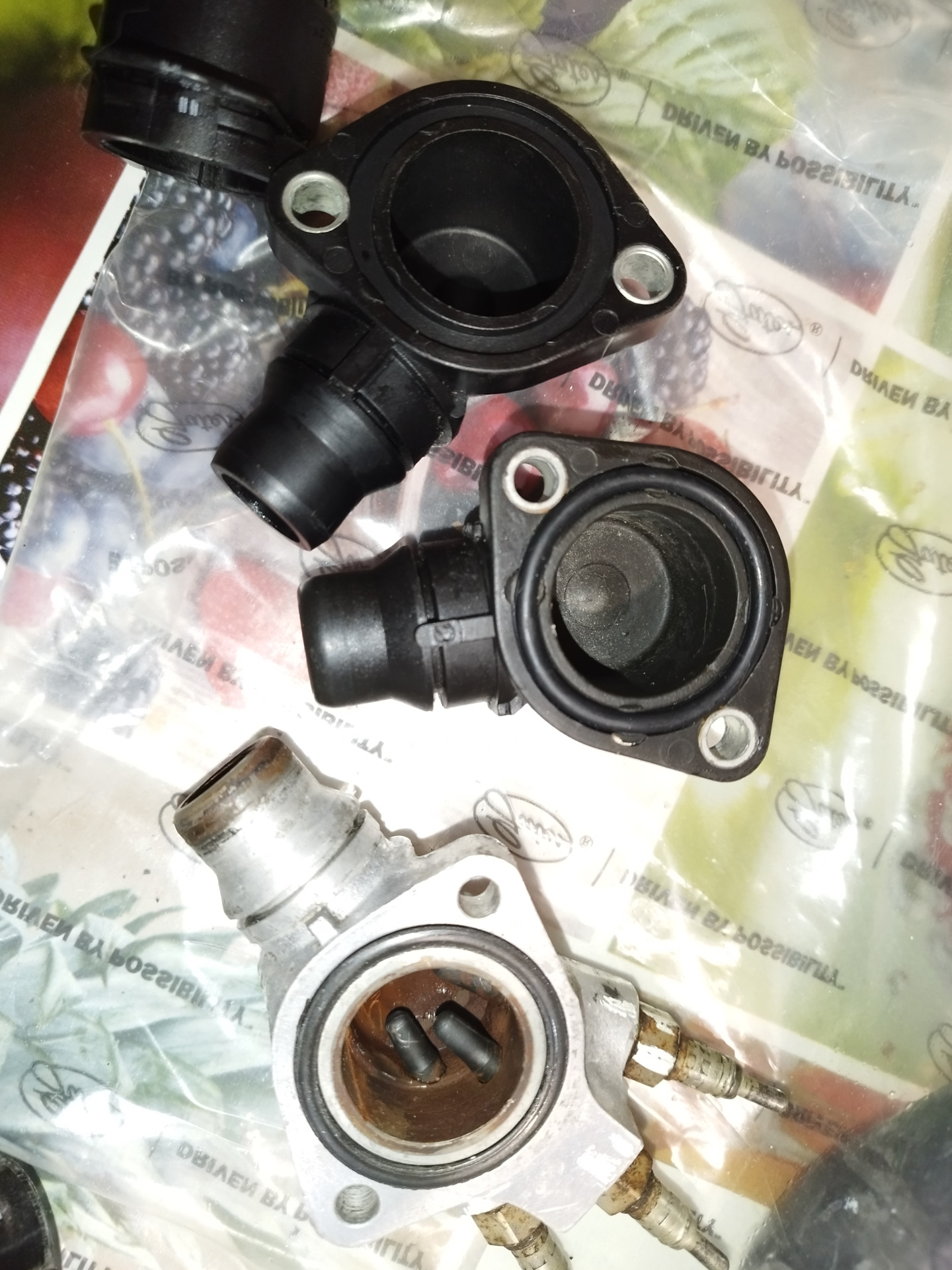 Различия во фланце для антифриза — Volkswagen Passat Variant (B5), 1,9 ...