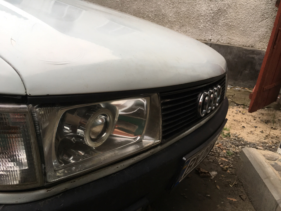 Уплотнитель капота Ауди 80 — Audi 80 (B3), 2 л, 1989 года | запчасти ...