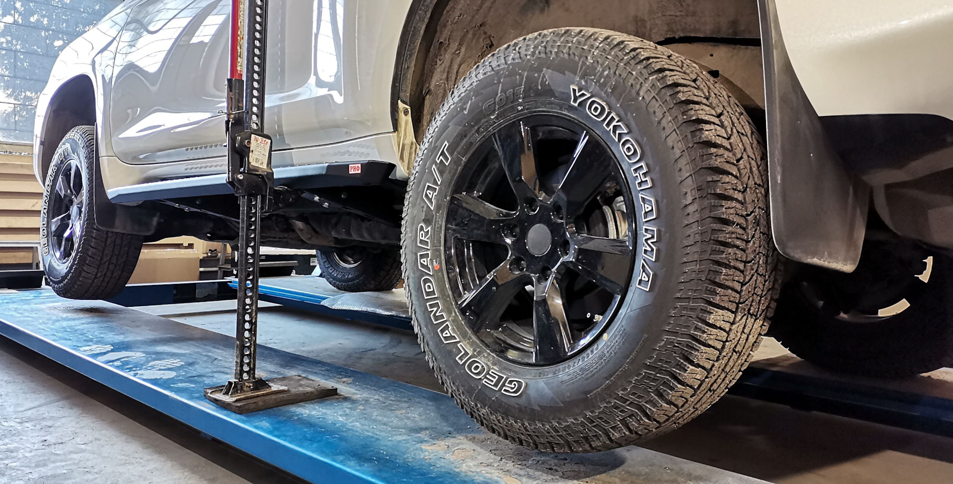 Новинка! Силовые пороги на Toyota Land Cruiser Prado 150. Подробная ...