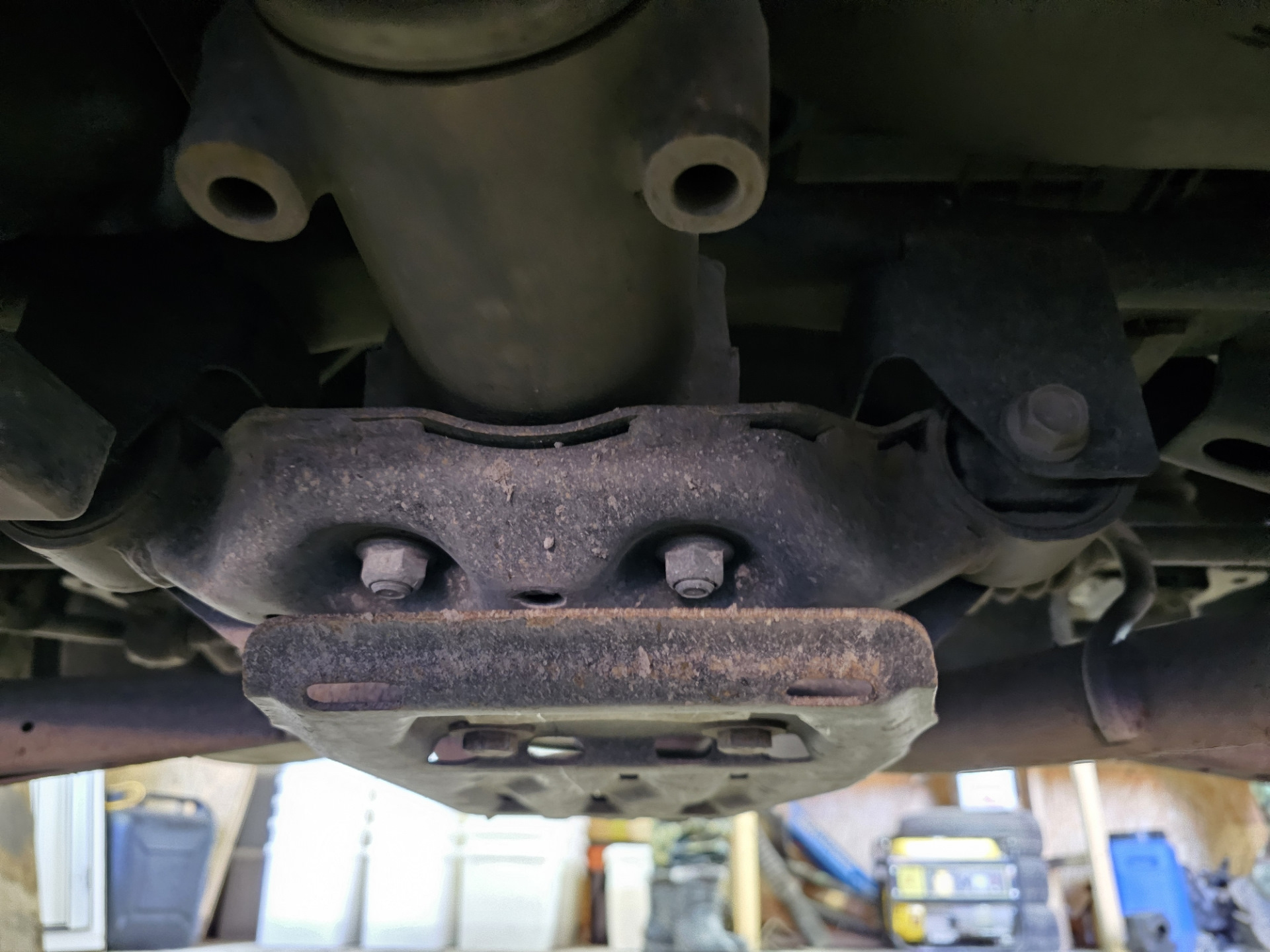 Аллюминиевая опора заднего редуктора — Subaru Forester (SK), 2,5 л ...