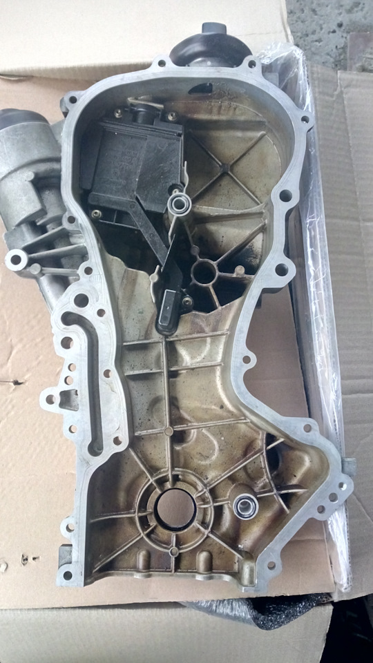 03C109210AM Крышка двигателя передняя Volkswagen Golf V VAG | Запчасти ...