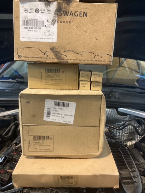 4M0698151BH Комплект тормозных колодок, дисковый тормоз VAG | Запчасти ...