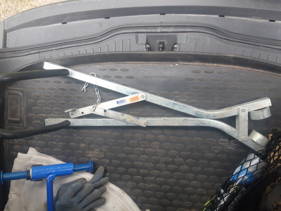 Велобагажник на фаркоп — Ford Focus III Wagon, 1,6 л, 2012 года ...