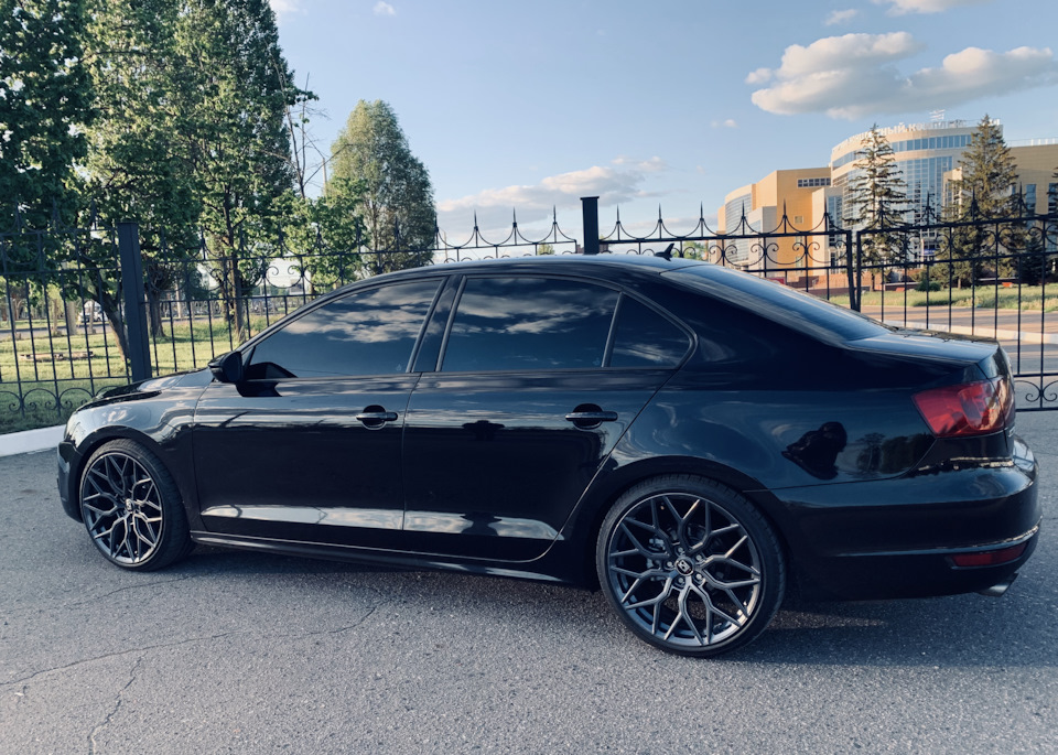 R19 Vossen HF-2 ( реплика Коко Kuture sl507) — Volkswagen Jetta VI, 1,4 ...