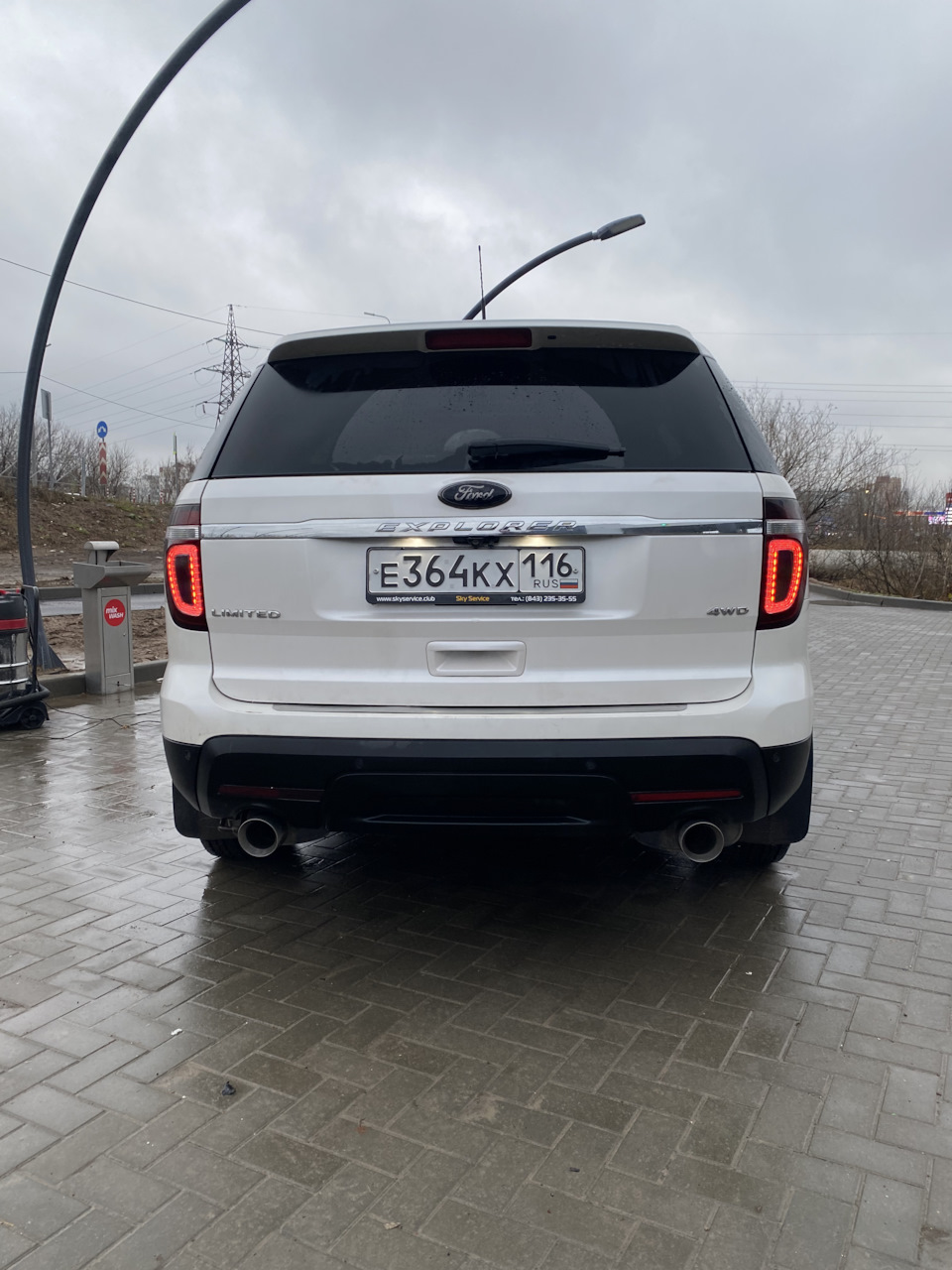 Насадки на глушитель, Рейлинги в черный. — Ford Explorer (5G), 3,5 л ...