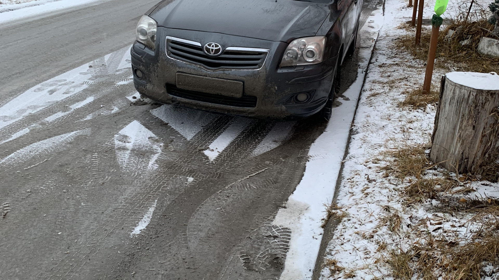 Toyota Avensis II 1.8 бензиновый 2007 | Мокрый асфальт на DRIVE2