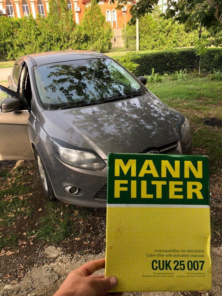 Фильтр салона. — Ford Focus Hatchback III, 2 л, 2013 года | плановое ТО | DRIVE2