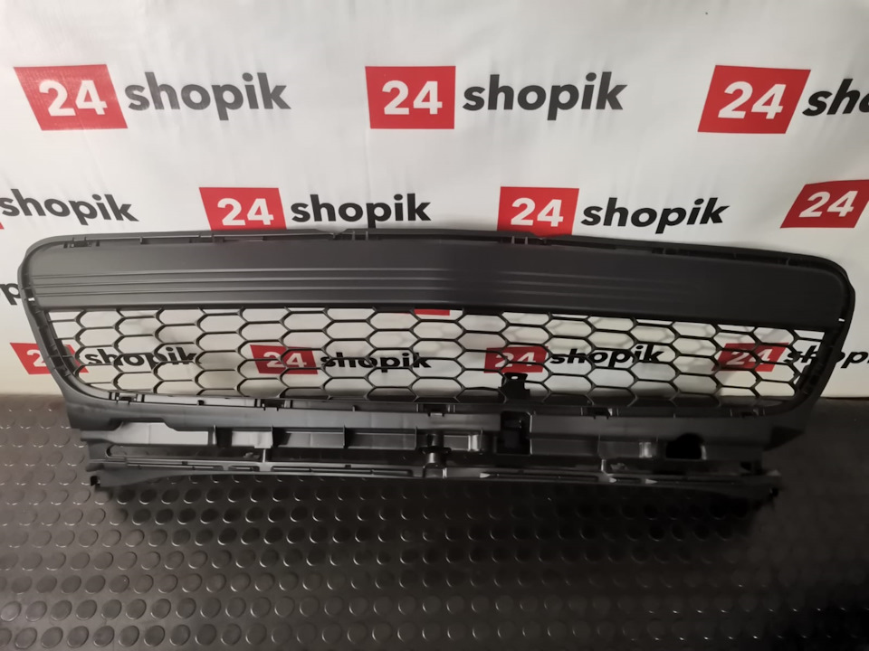 BR5V501T0C Решетка радиатора Mazda | Запчасти на DRIVE2