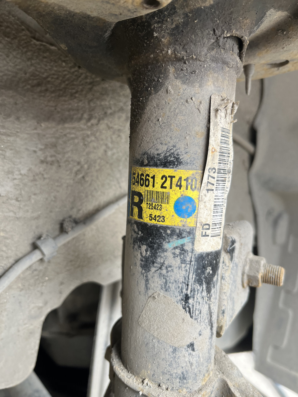 546612T410 АМОРТИЗАТОР "OPTIMA 2.4Л", МАКСИМАЛЬНО РАЗРЕШЕННАЯ МАССА ...