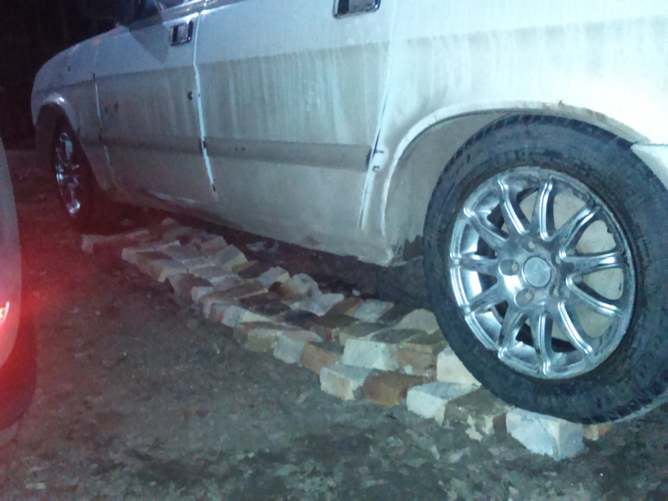 Мелкие пакости 406 и "новые" дисули))) — ГАЗ 3110, 2,3 л, 2000 года | колёсные диски | DRIVE2