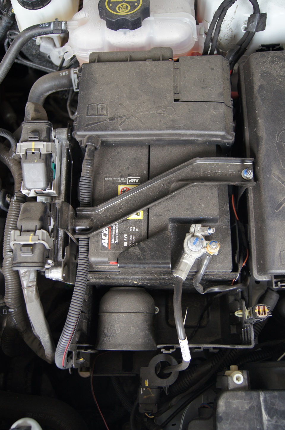 Крышка аккумулятора — Chevrolet Cruze (1G), 1,6 л, 2012 года ...