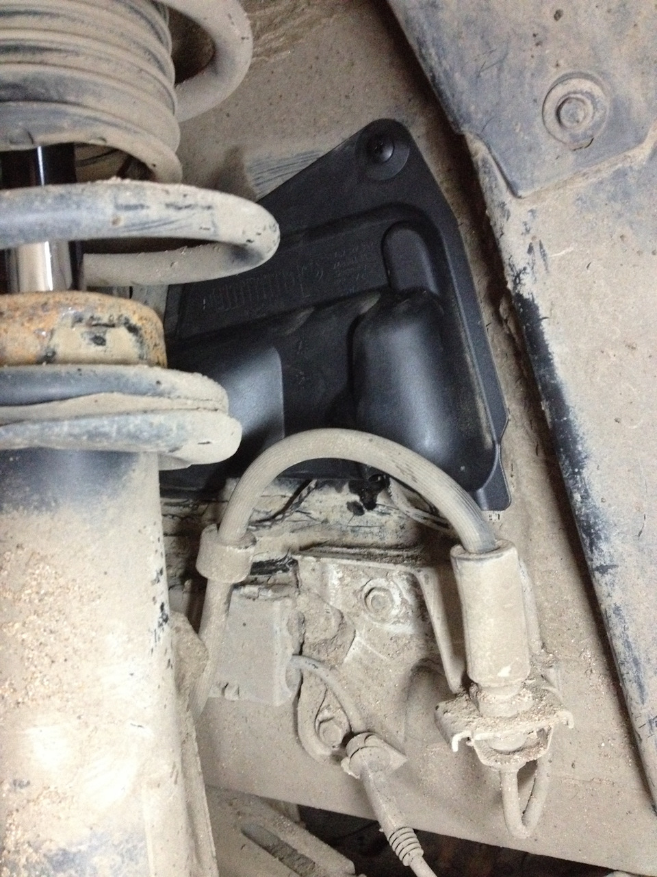 51717127352 Щиток прохода крепл. стойки амортиз. П BMW | Запчасти на DRIVE2