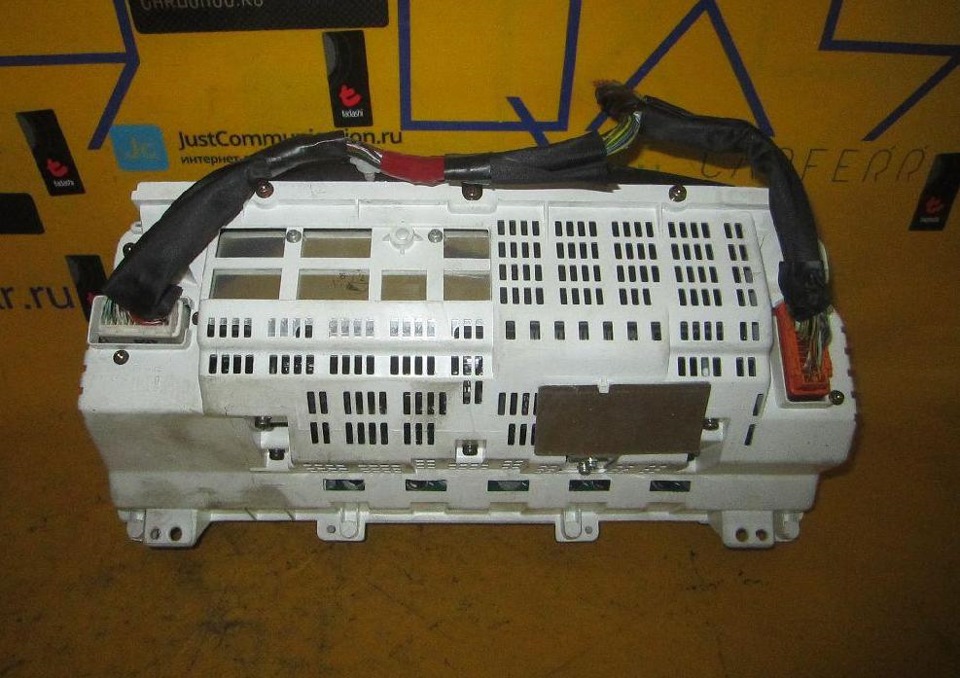 Люди добрые подскажите распиновку проводов на приборку хочу поставить ...