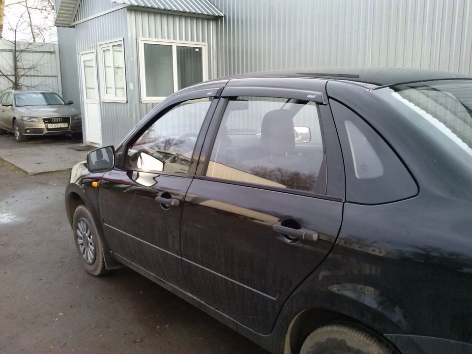 Дефлекторы — Lada Гранта (1G), 1,6 л, 2013 года | аксессуары | DRIVE2