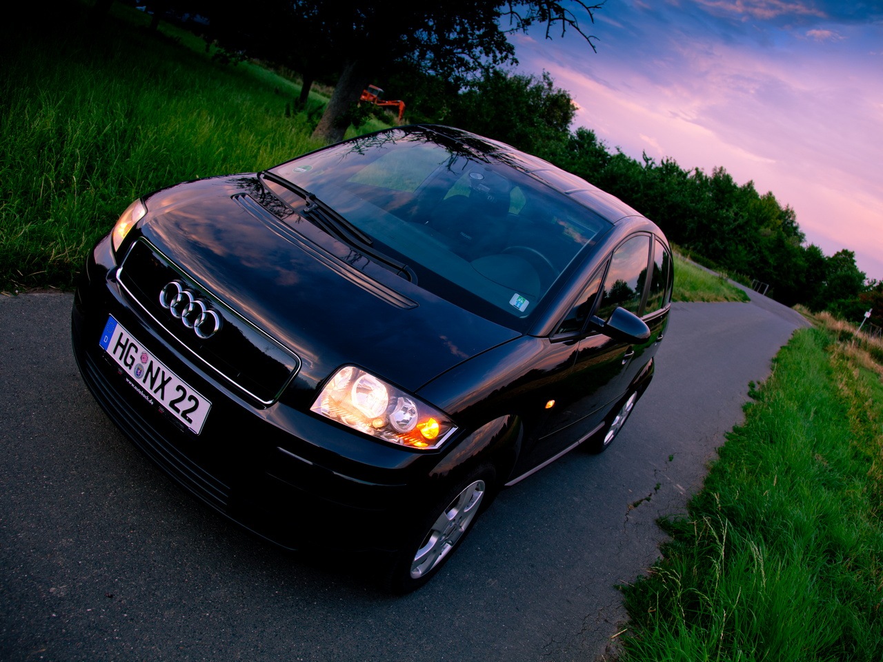 Фото А2, год спустя… розовый закат — Audi A2, 1,4 л, 2003 года | фотография | DRIVE2
