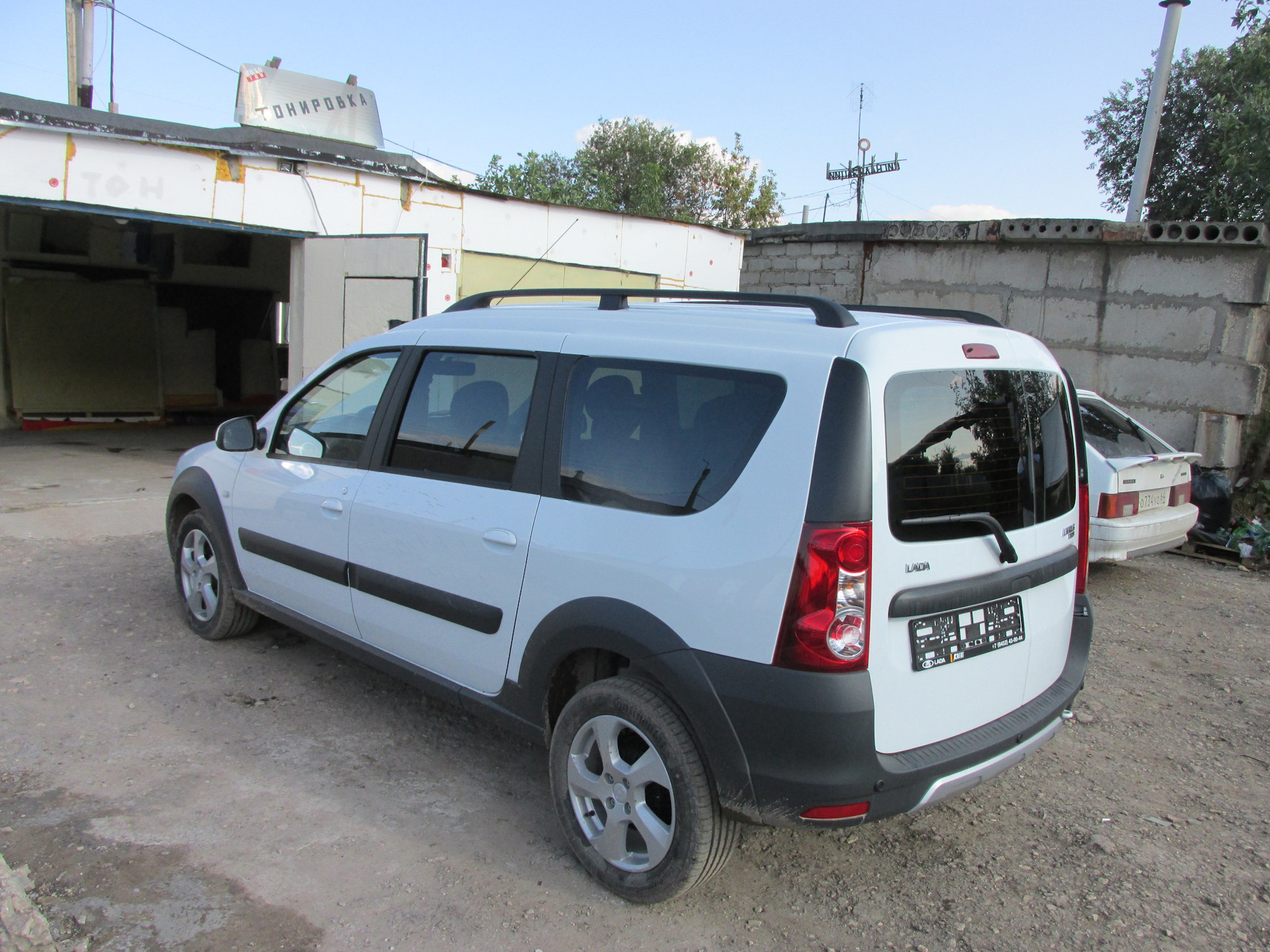 Тонировка — Lada Largus Cross, 1,6 л, 2017 года | стайлинг | DRIVE2