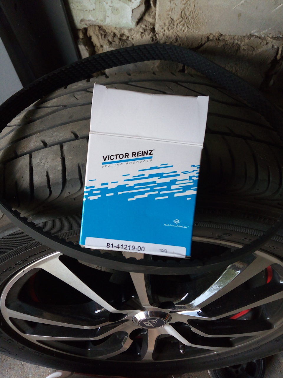 814121900 Уплотняющее кольцо, коленчатый вал VICTOR REINZ | Запчасти на ...