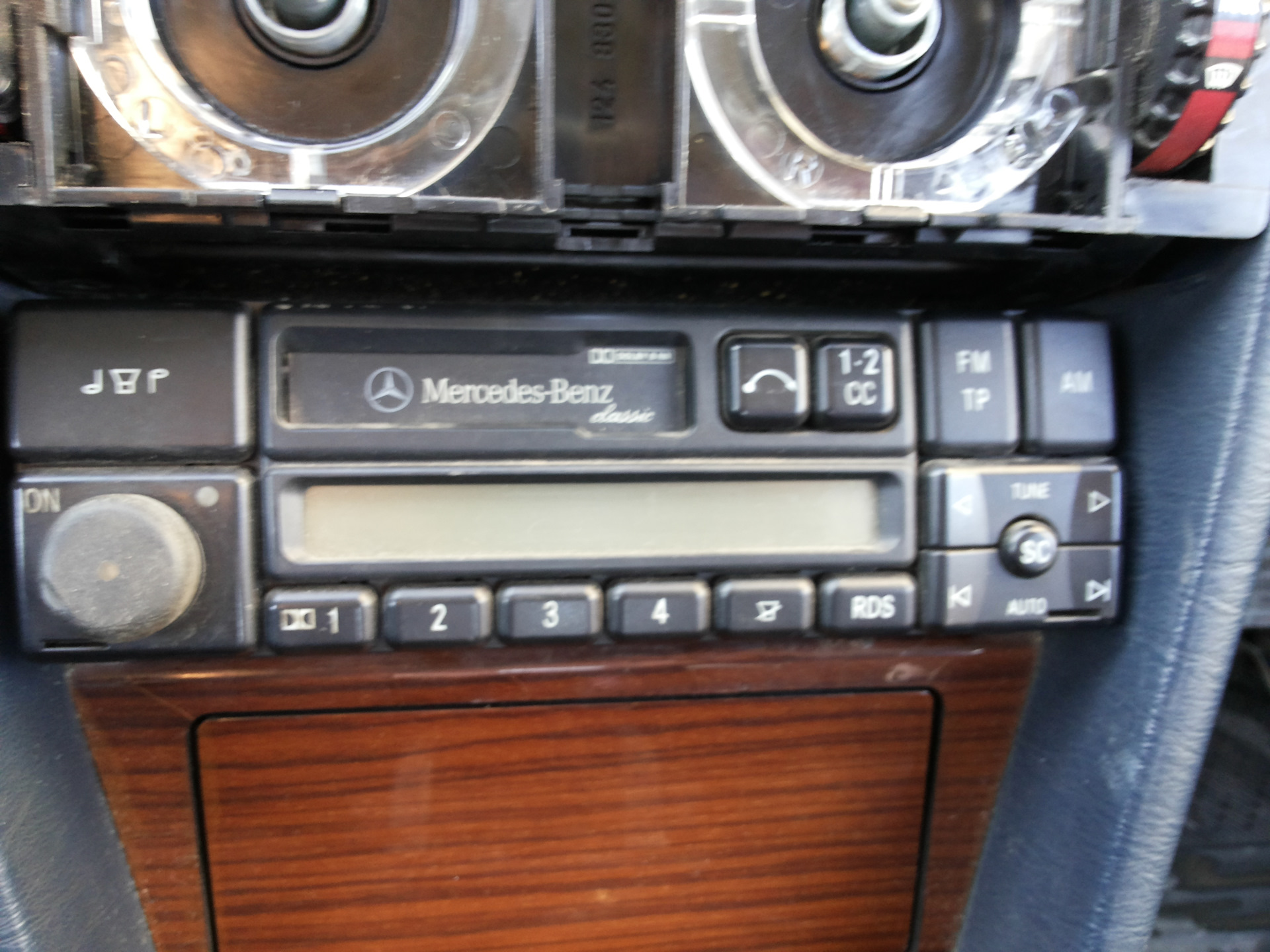 Родной Becker — Mercedes-Benz E-Class (W124), 2 л, 1990 года | автозвук ...