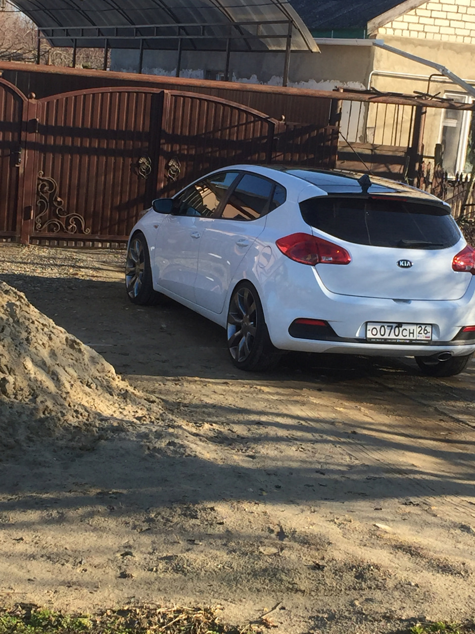 Лето 225/35/R20 установлены — KIA Ceed (2G), 1,6 л, 2013 года | колёсные диски | DRIVE2