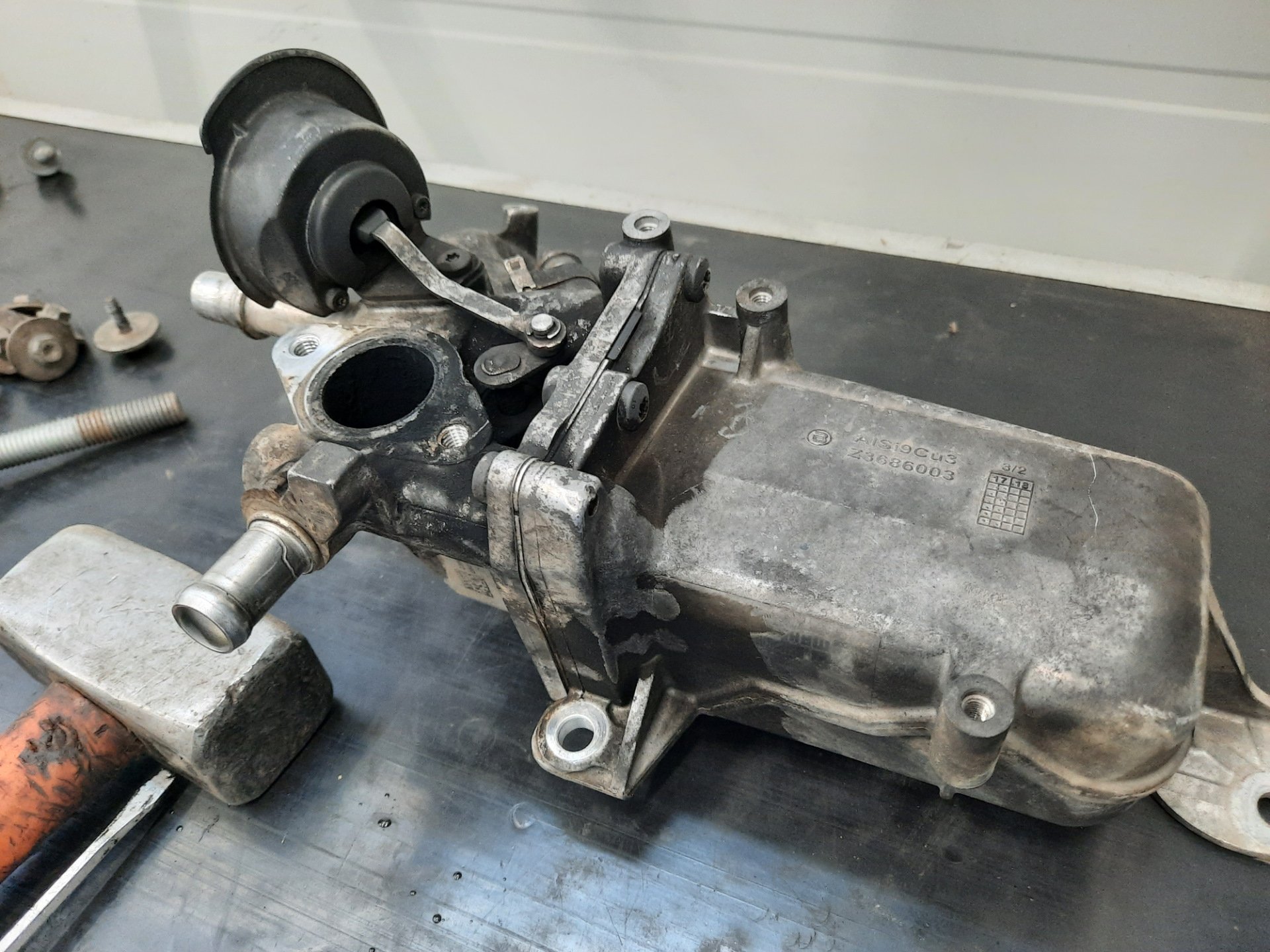 Замена теплообменника EGR — Renault Espace (5G), 1,6 л, 2015 года ...