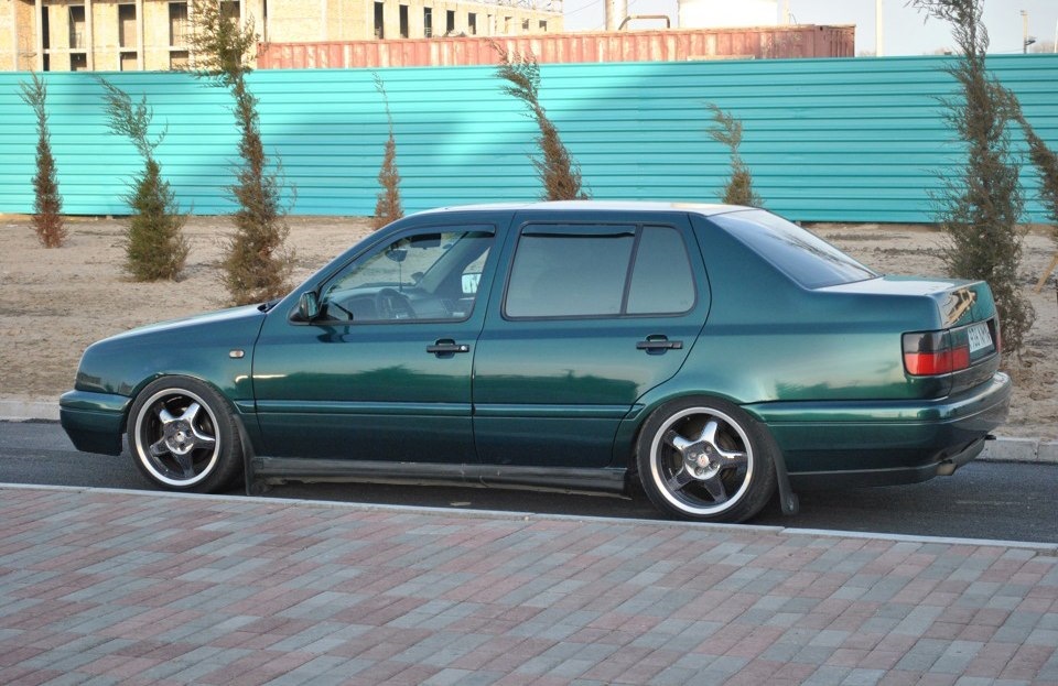Занижению Быть, ну и диски можно покрасить ! — Volkswagen Vento, 1,8 л ...
