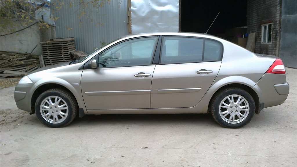 Renault Megane II бензиновый 2007 | на DRIVE2