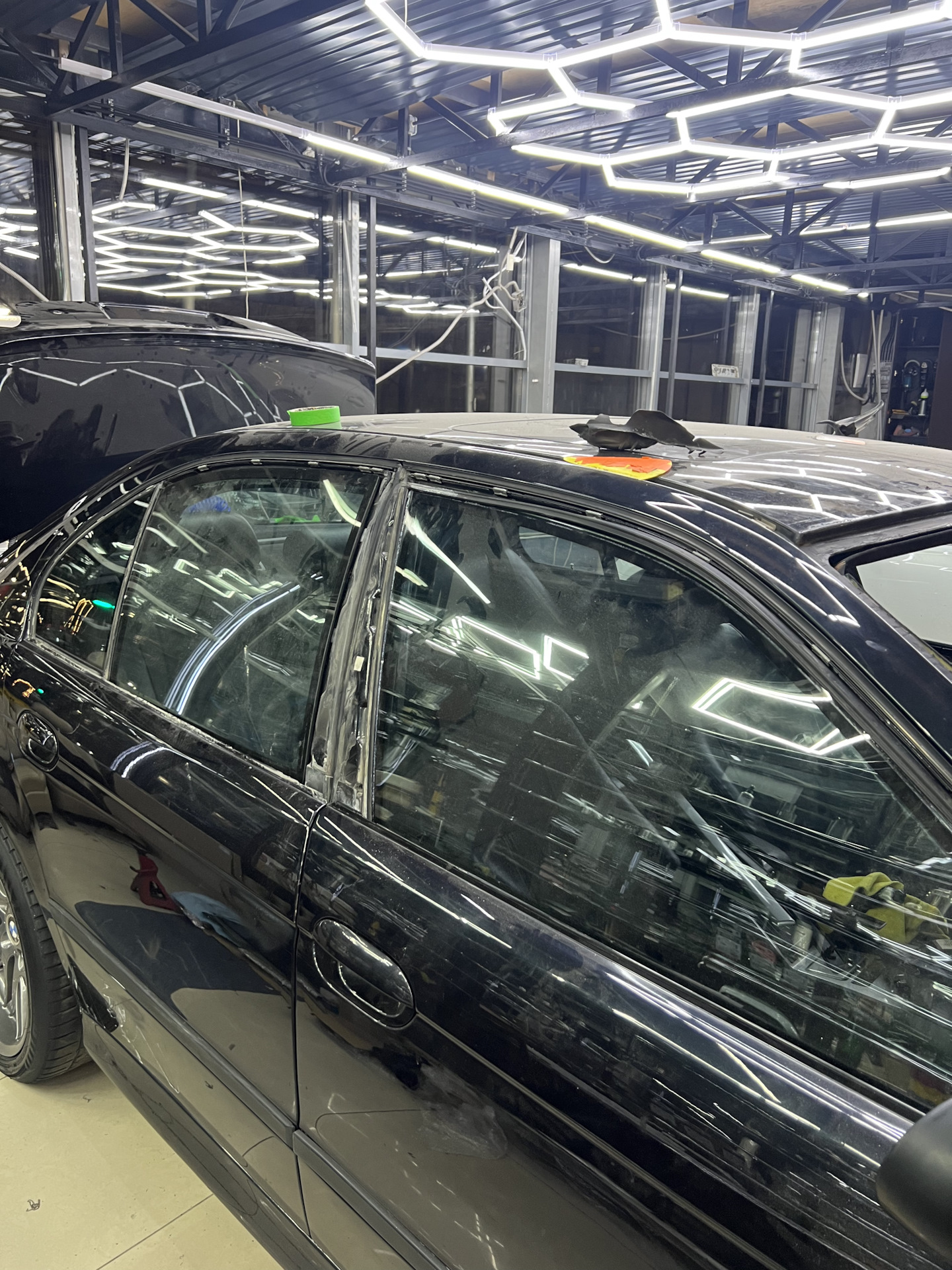 Новые фонари, стекла, резинки — BMW 5 series (E39), 4,4 л, 2001 года ...