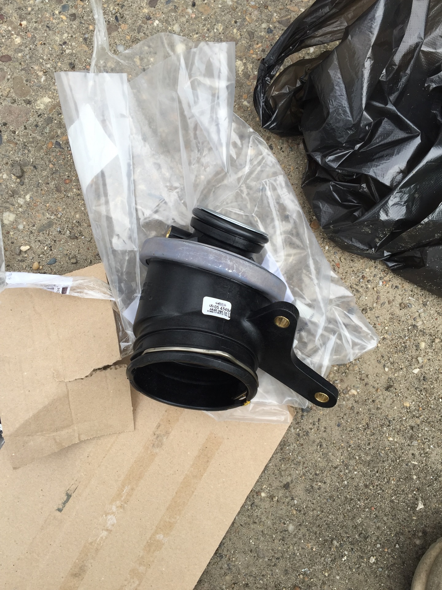 Патрубок и стойка капота — Mercedes-Benz C-Class (W203), 2,2 л, 2000 ...