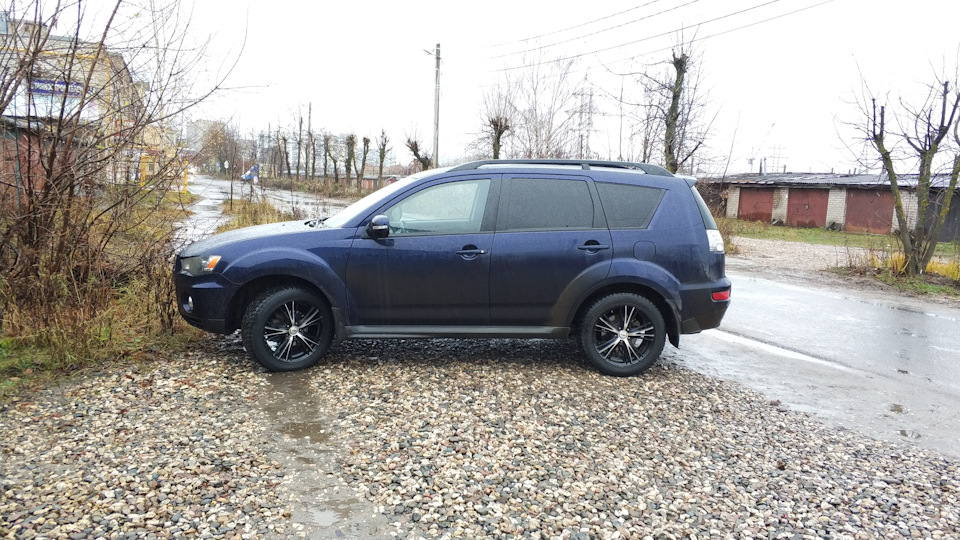 Круглые. Чёрные. 18. — Mitsubishi Outlander XL, 2 л, 2012 года ...