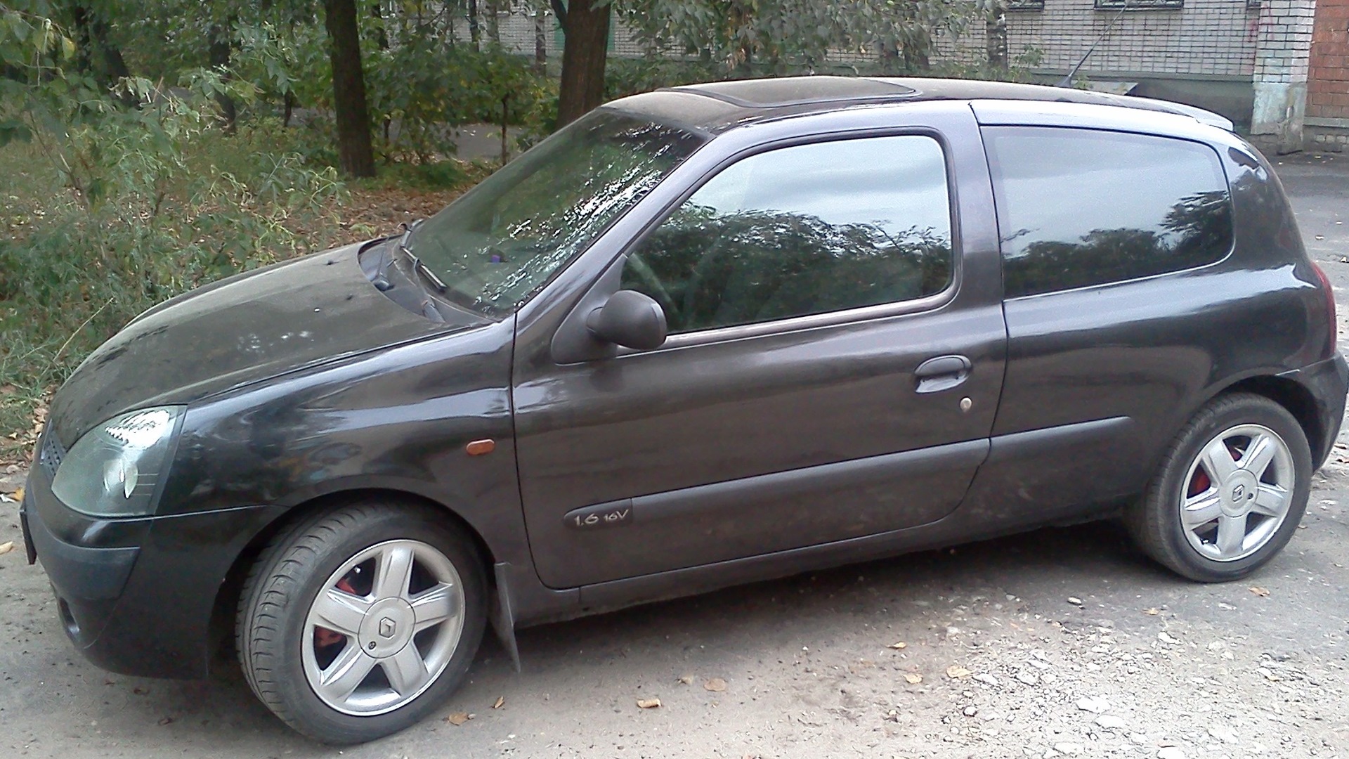 Renault Clio II 1.6 бензиновый 2001 | на DRIVE2