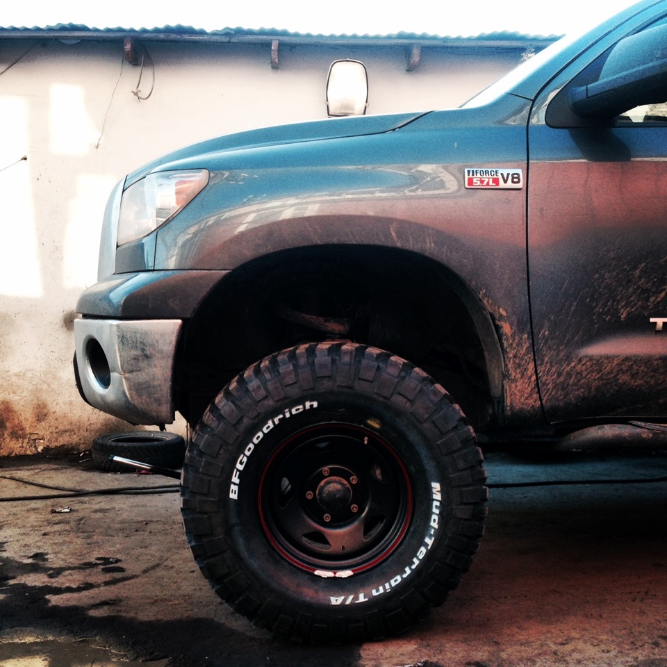 Новые колеса — Toyota Tundra (II), 5,7 л, 2009 года | шины | DRIVE2