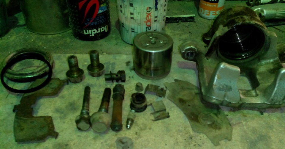 Покраска суппортов и барабанов — Mitsubishi Cedia, 1,8 л, 2001 года ...