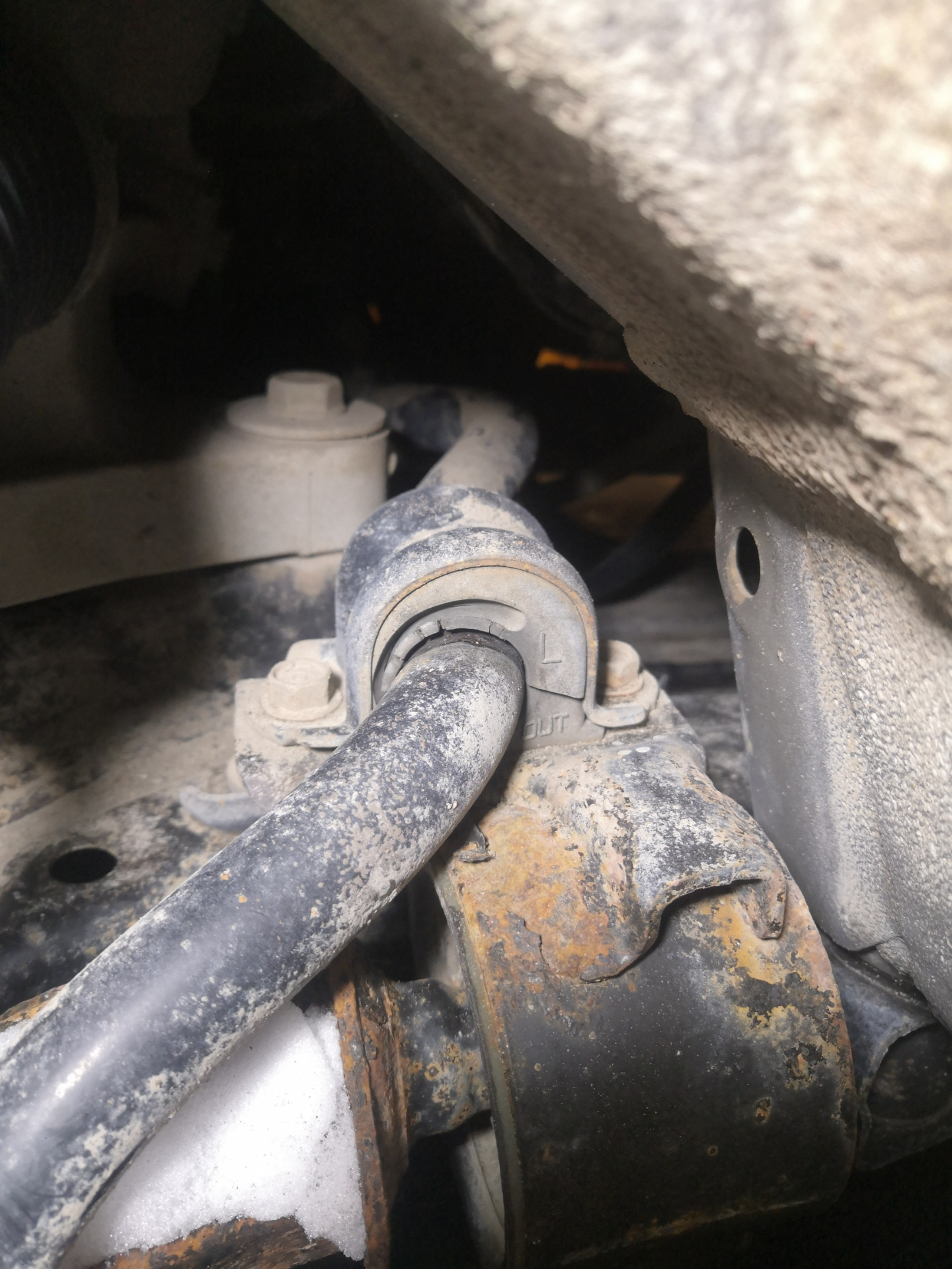Замена втулок переднего и заднего стабилизаторов. — Honda CR-V (RM), 2 ...