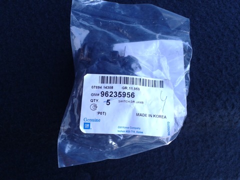 96235956 Концевой выключатель двери / Chevrolet 97~ GM | Запчасти на DRIVE2