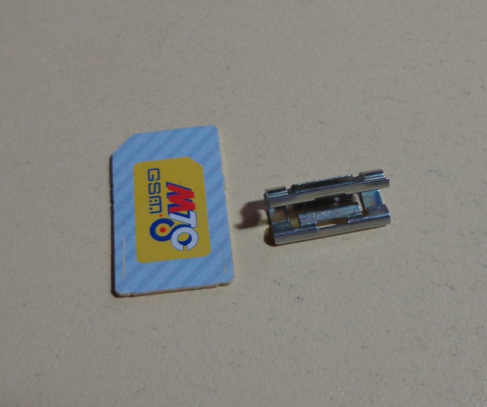 фиксатор в ручке дверной карты — Renault Fluence, 2 л, 2015 года ...